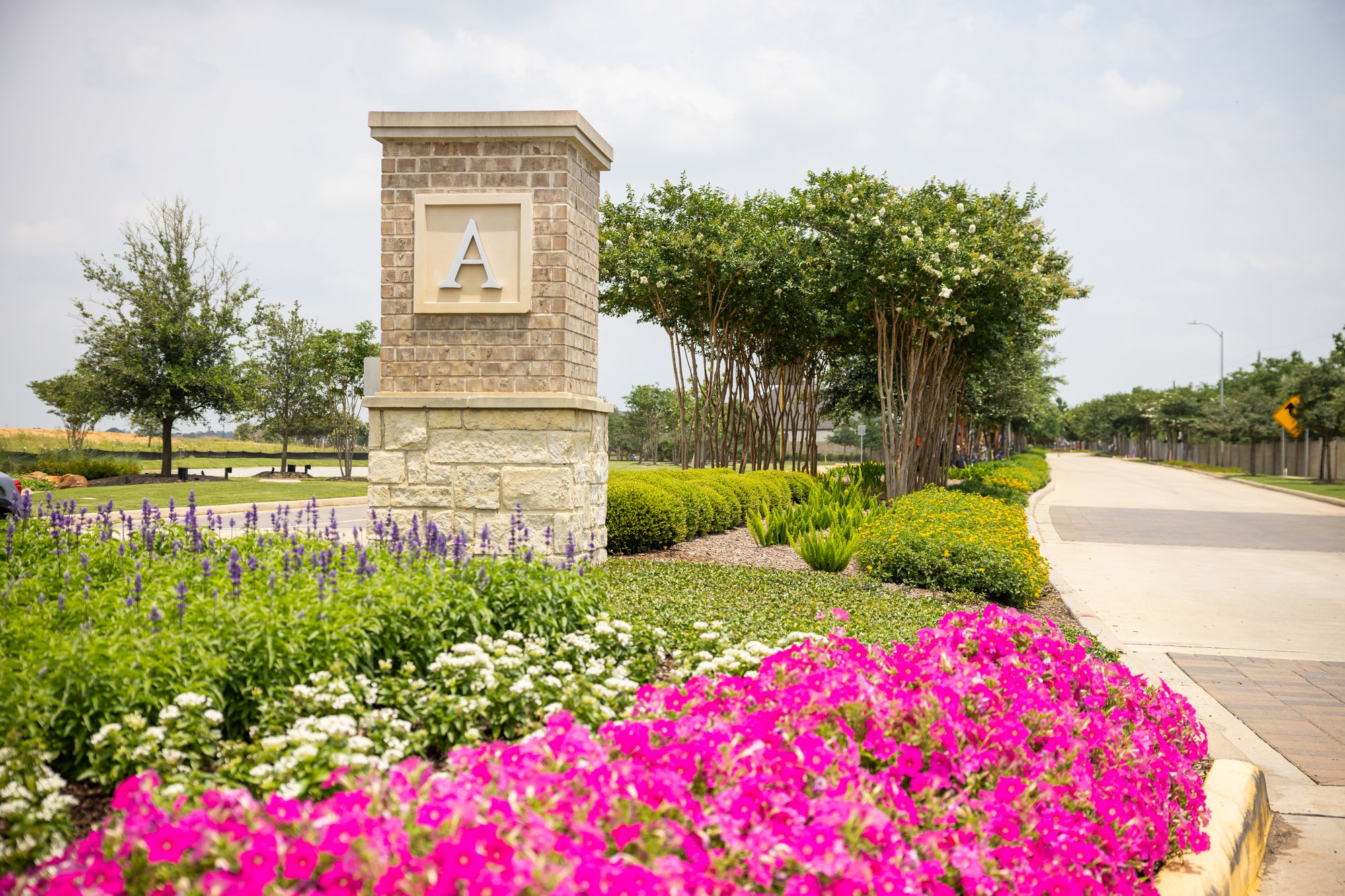 Landscaping Around Signage: 5 Tips for Communities & Businesses in Houston