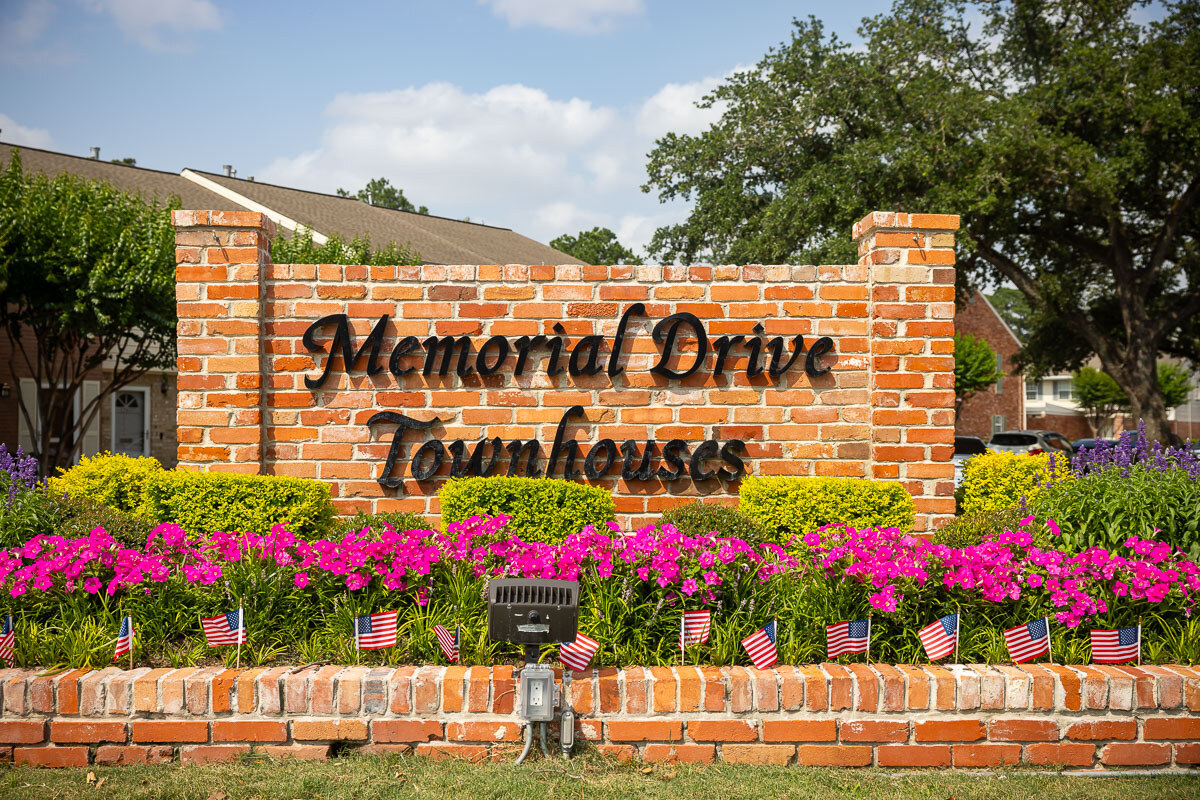 Landscaping Around Signage: 5 Tips for Communities & Businesses in Houston